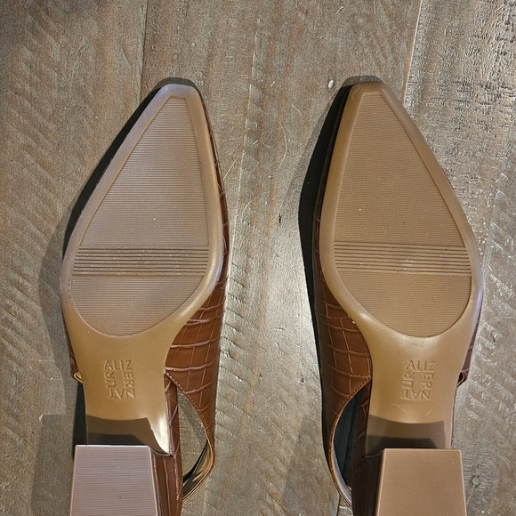Naturalizer | Shoes | Brown Slingback Block Heel Shoes | Poshmark